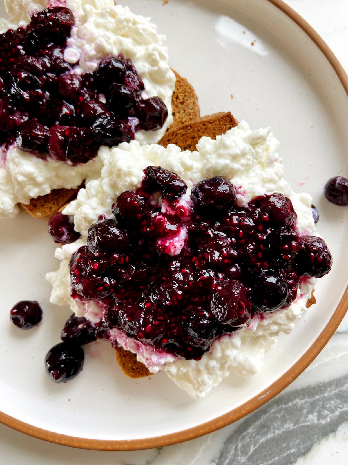 Blueberry Cottage Cheese Toast - Autumn Elle Nutrition